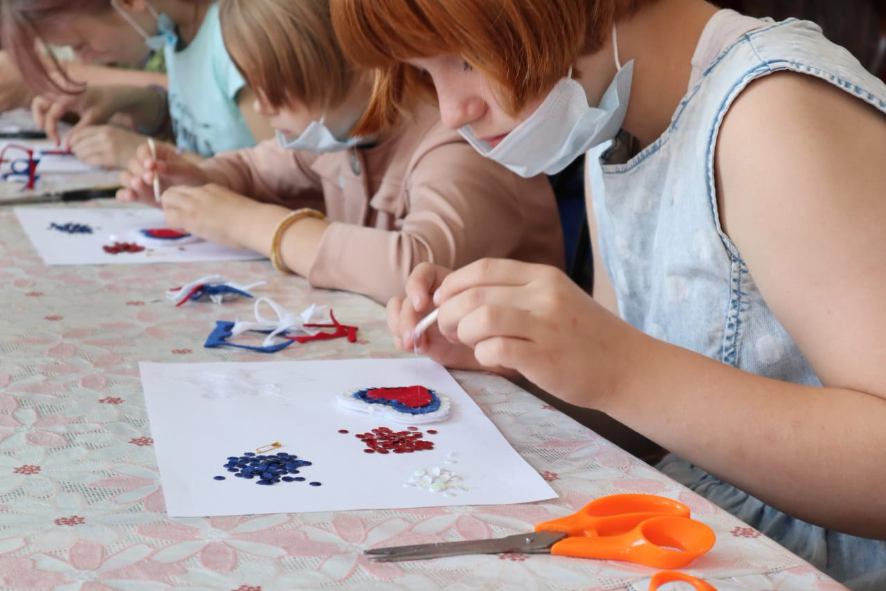 В сердце ― флаг России